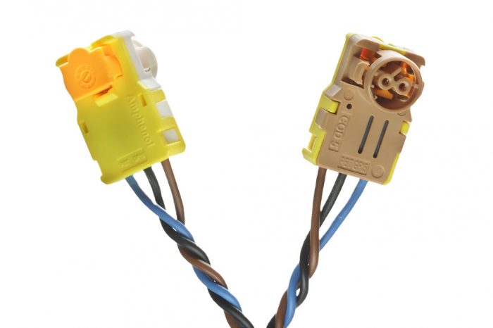 Amphenol Automotive | AK2+ Ferrit 90° ESD Zündpillenstecker